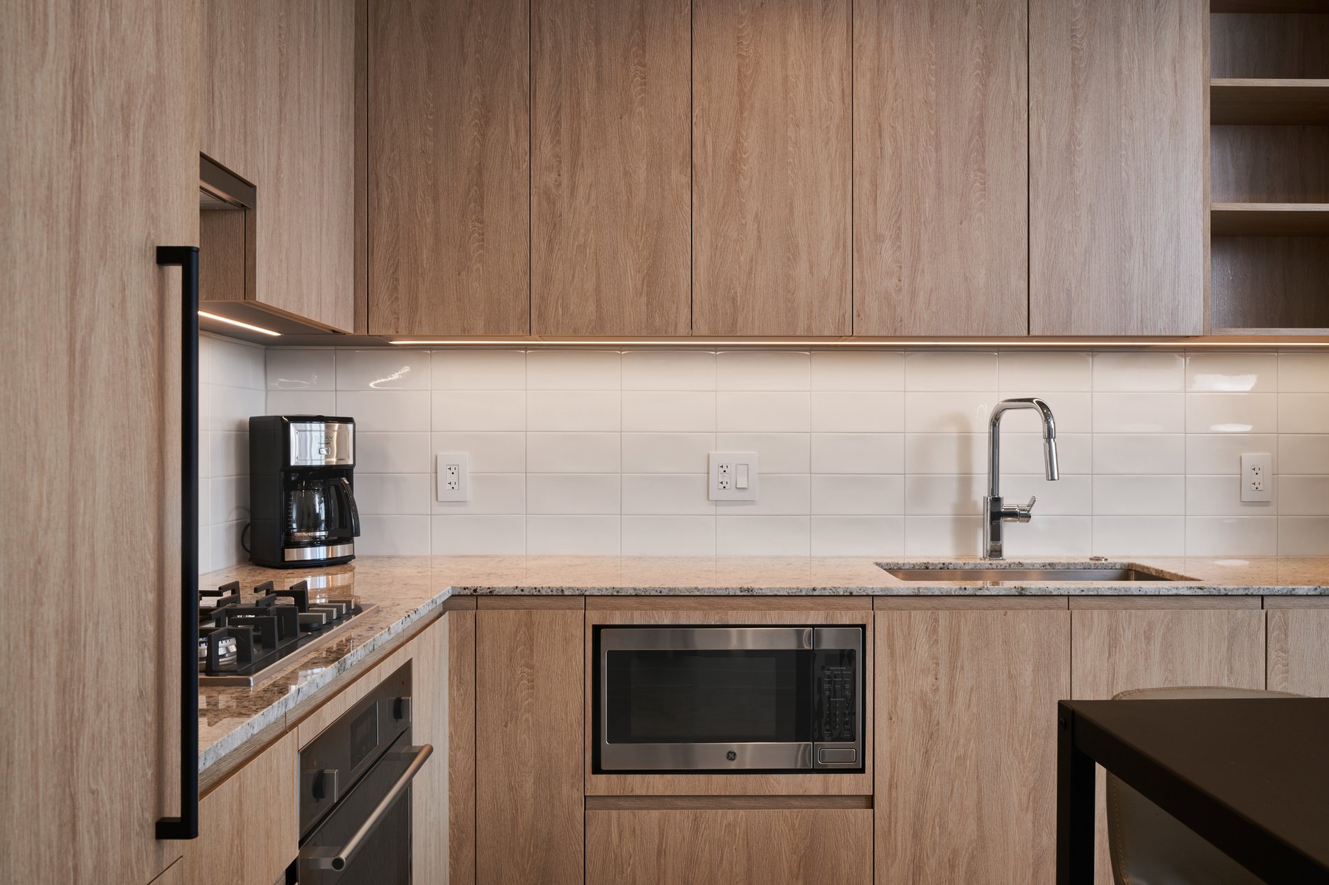 Luxury Three Bedroom Hotel Suite | Level Seattle - South Lake Union