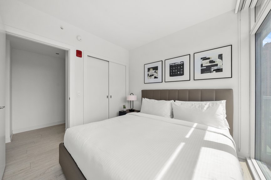 Photos Of Level Old Town Apartments | Level Chicago River North